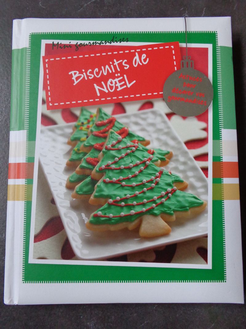 MAGAZINE ACTIVITES ET LIVRE BISCUITS DE NOEL
